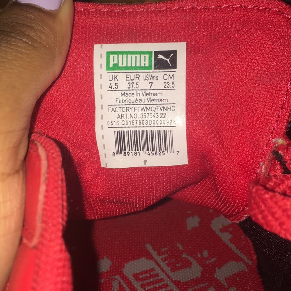 Red Puma Sneakers - Gem
